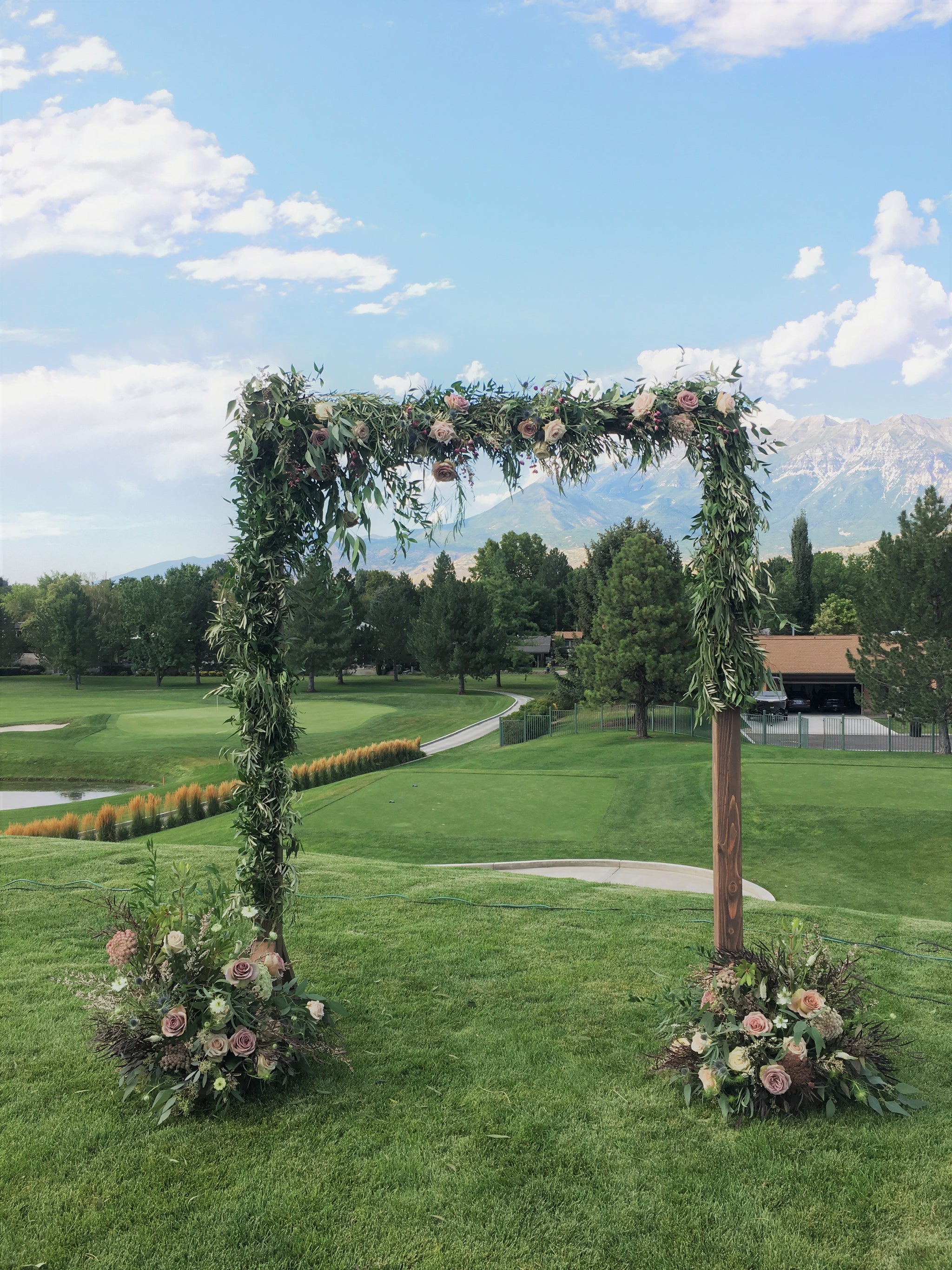 Rustic Wood Arch – Tavolo Rental