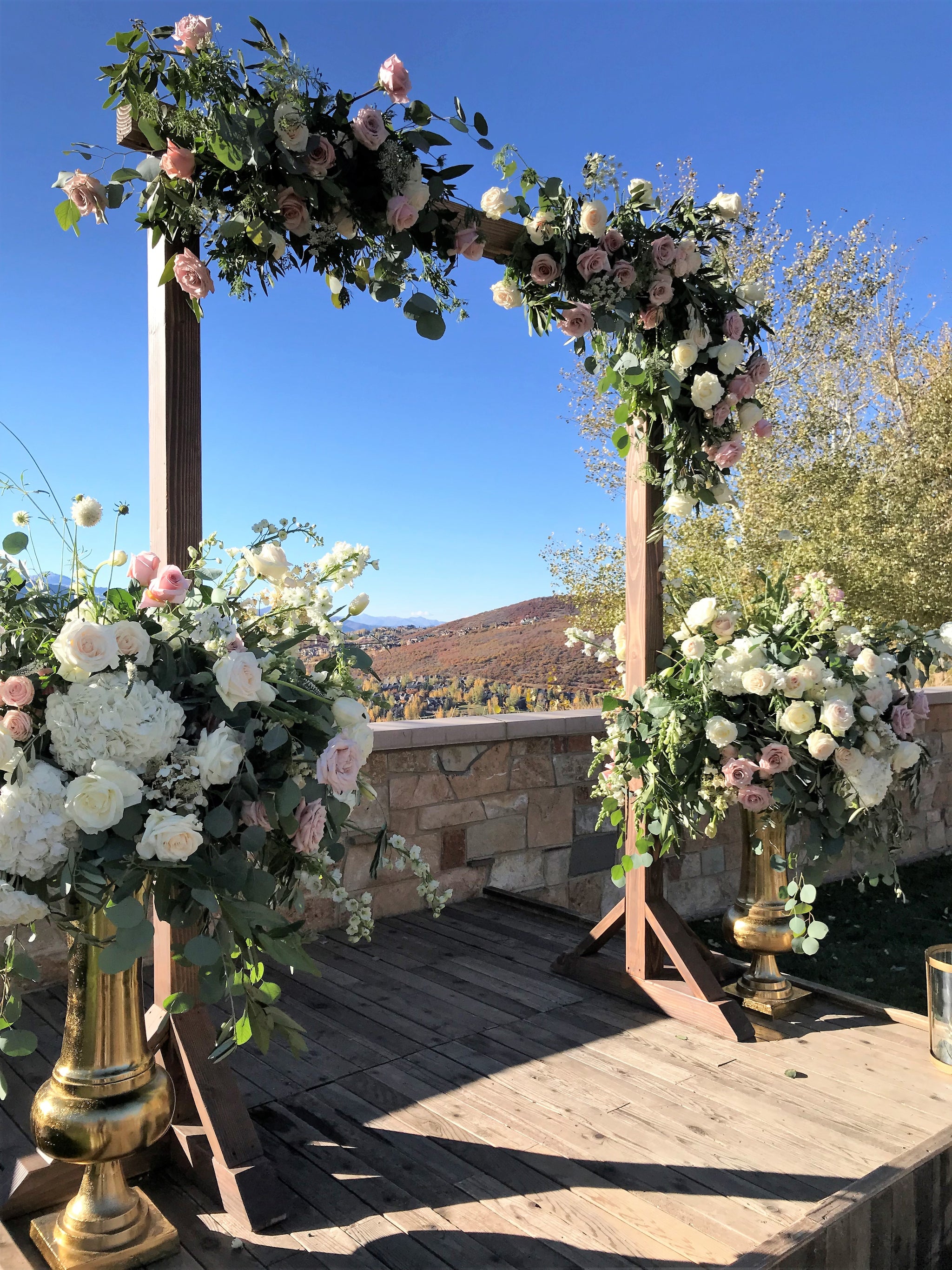 Rustic Wood Arch – Tavolo Rental